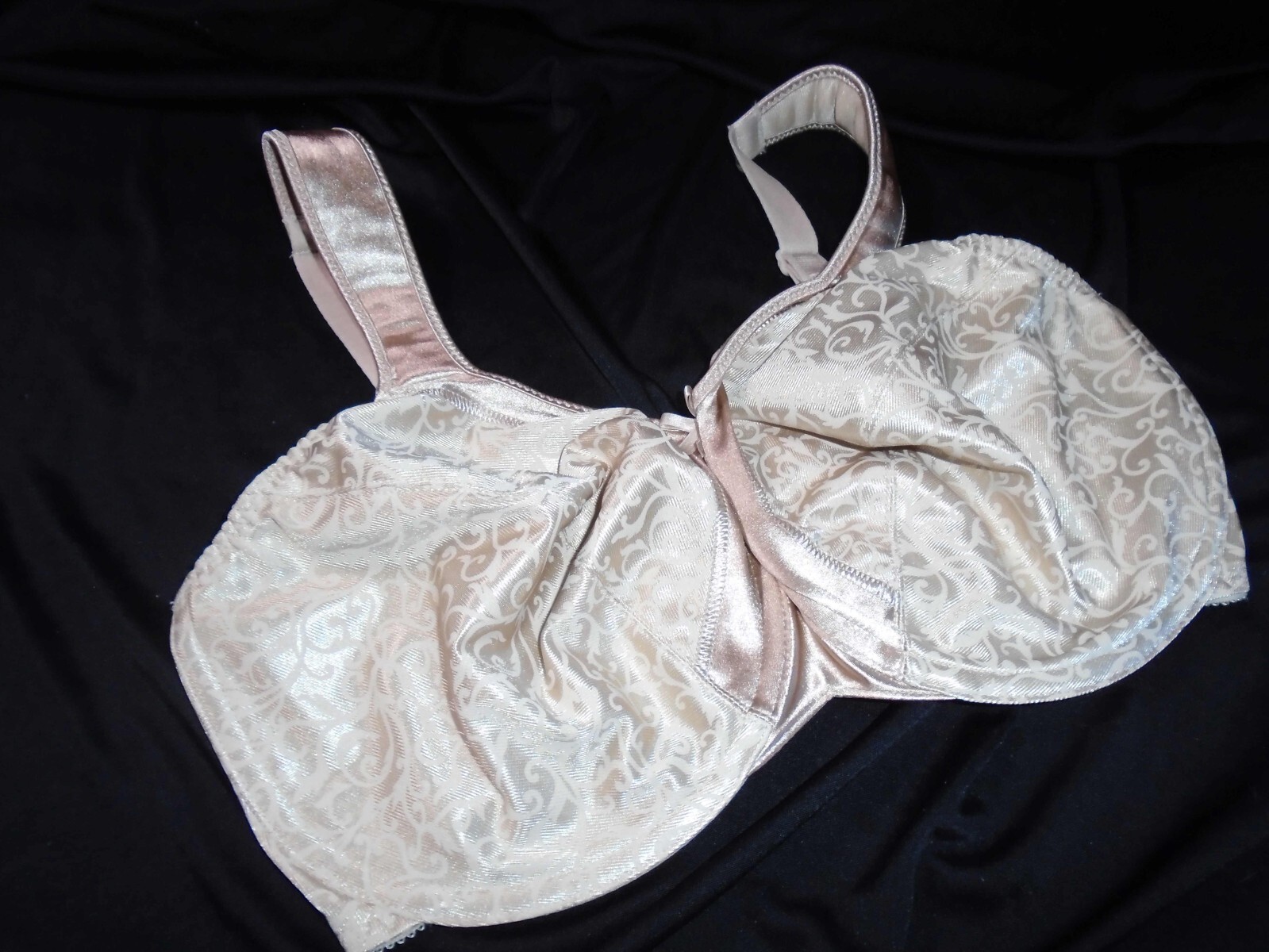 34DDD Beige Satin Tracing U/W Unlined BALI Minimizer … - Gem
