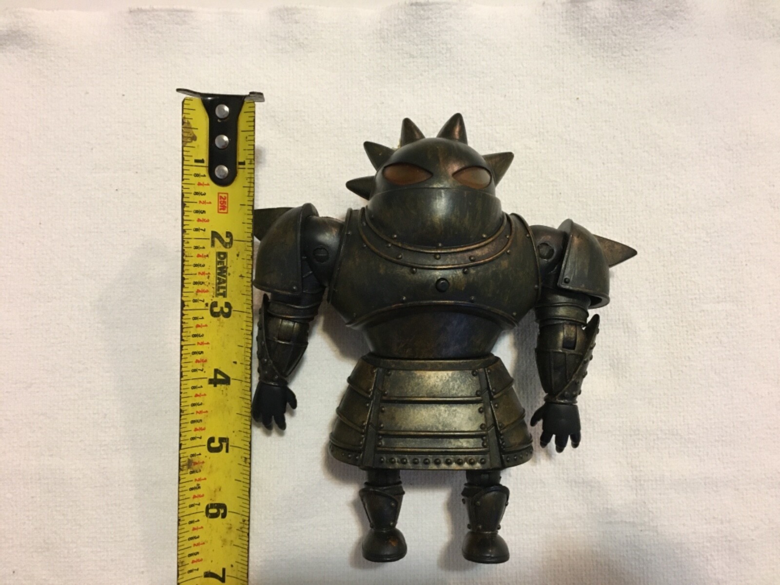 2009 jazwares/imagi Gladiator Ring Buzzsaw Samurai Robot Action Figure ...