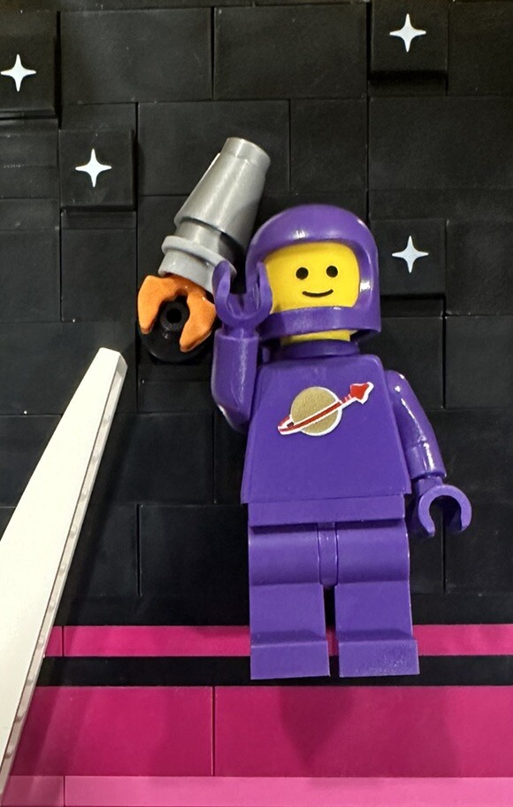 LEGO Classic Purple Spaceman W/ SPACE Helmet And Oxygen Tank | eBay