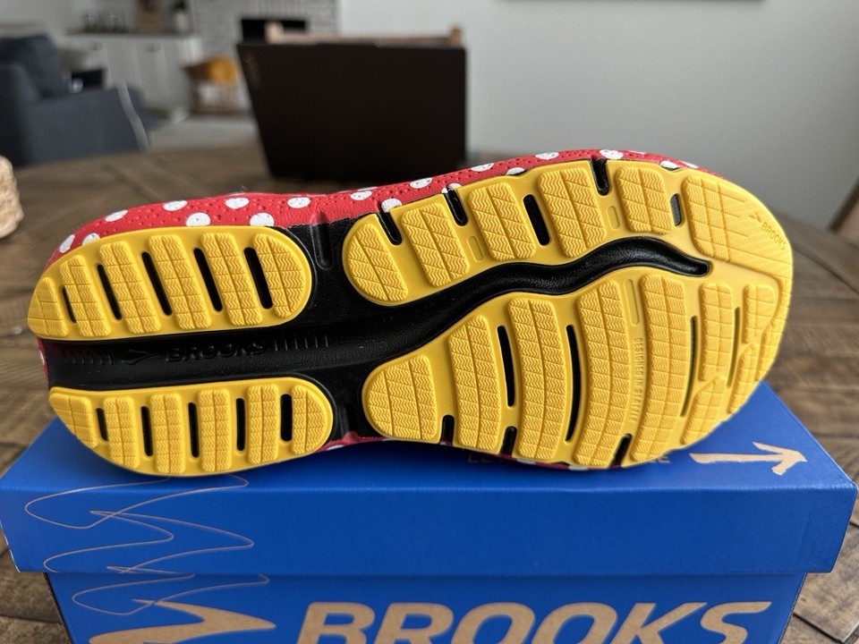 Brooks Ghost Max 2 Minnie Mouse Run Disney Shoes Size 8.5 Medium Width ...