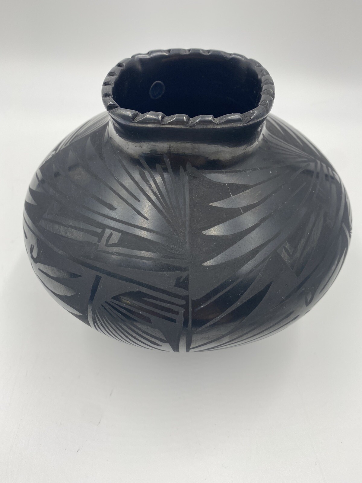 Mata Ortiz Casas Grandes by Manuel Quezada Black Etched Pottery Vase ...