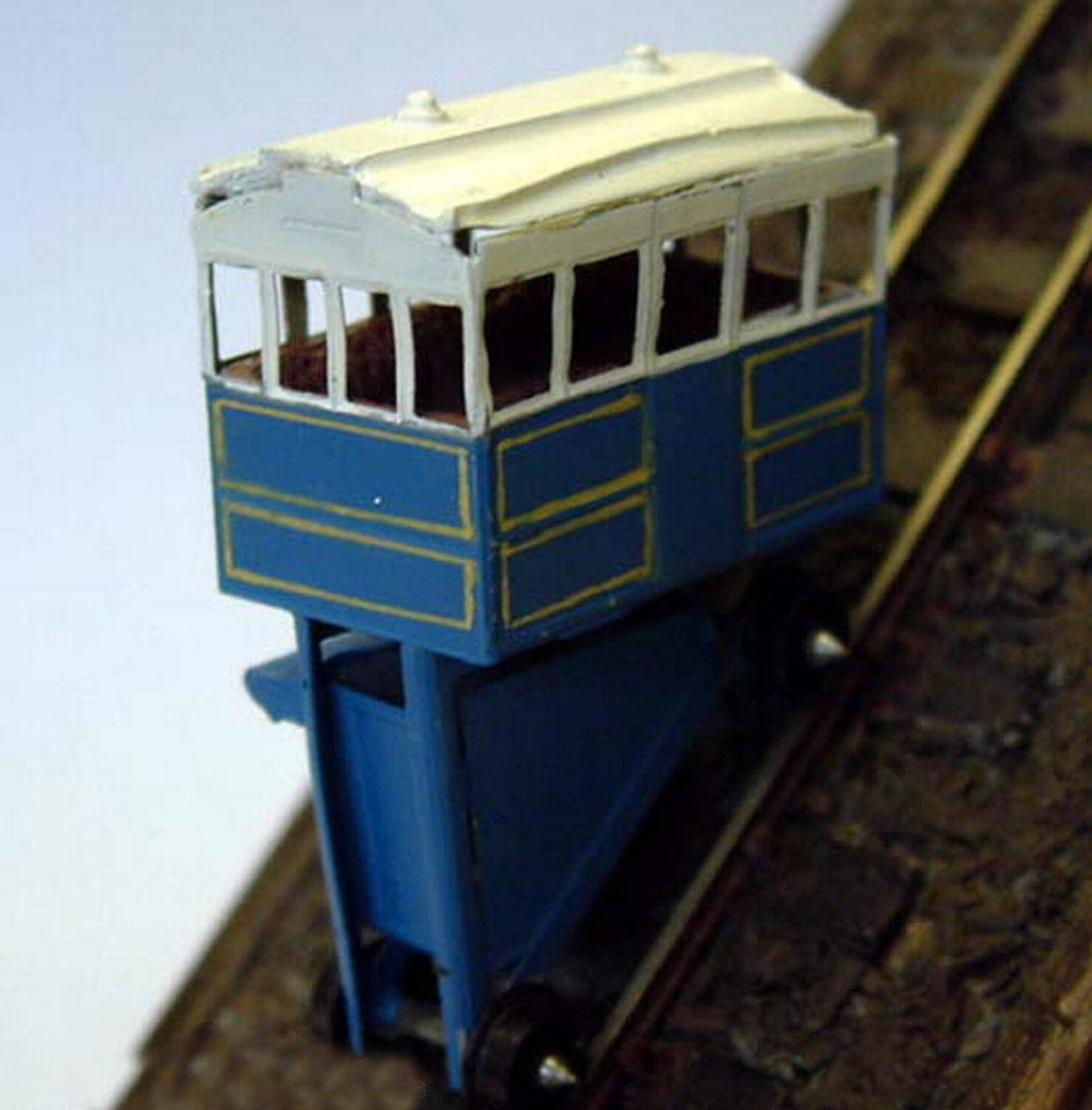 Cliff Railway Coaches Motorised F161 UNPAINTED OO Scale Langley Models ...