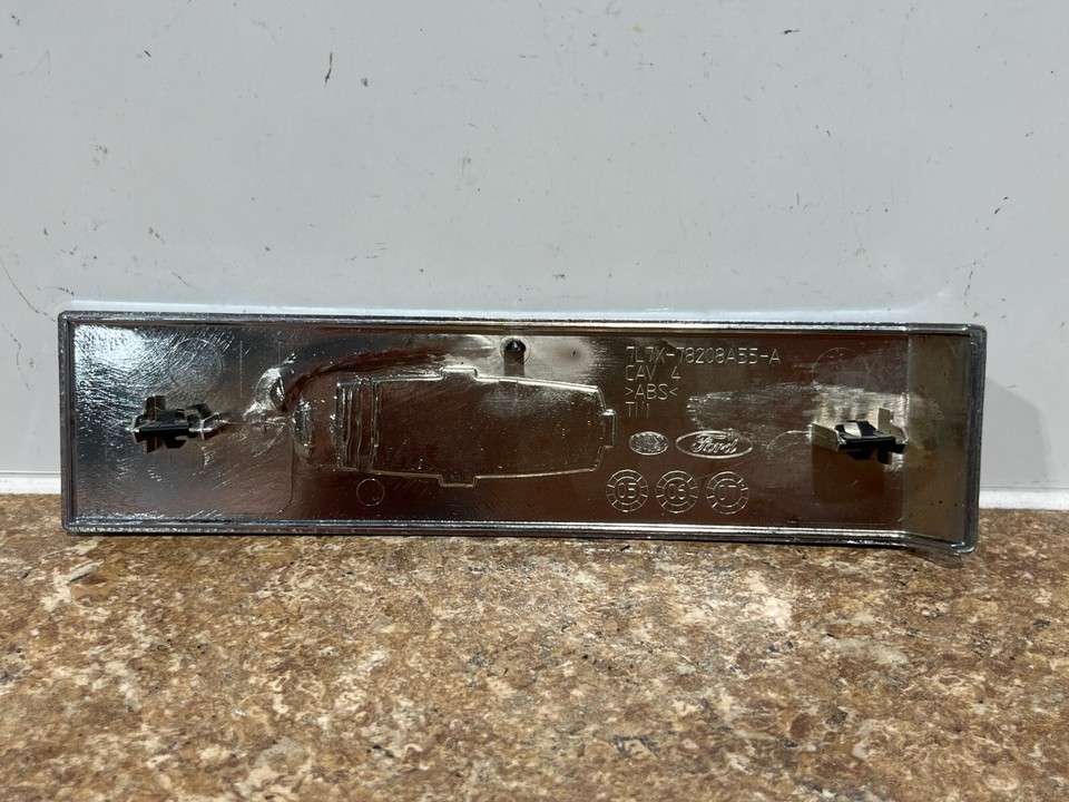 2010 LINCOLN NAVIGATOR LEFT DRIVER SIDE INTERIOR DOOR PANEL TRIM EMBLEM ...