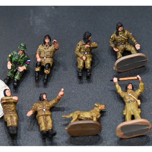 3R Russian tank crew set 7 figures 1 dog TANK IS NOT INCLUDED 1/72 ...