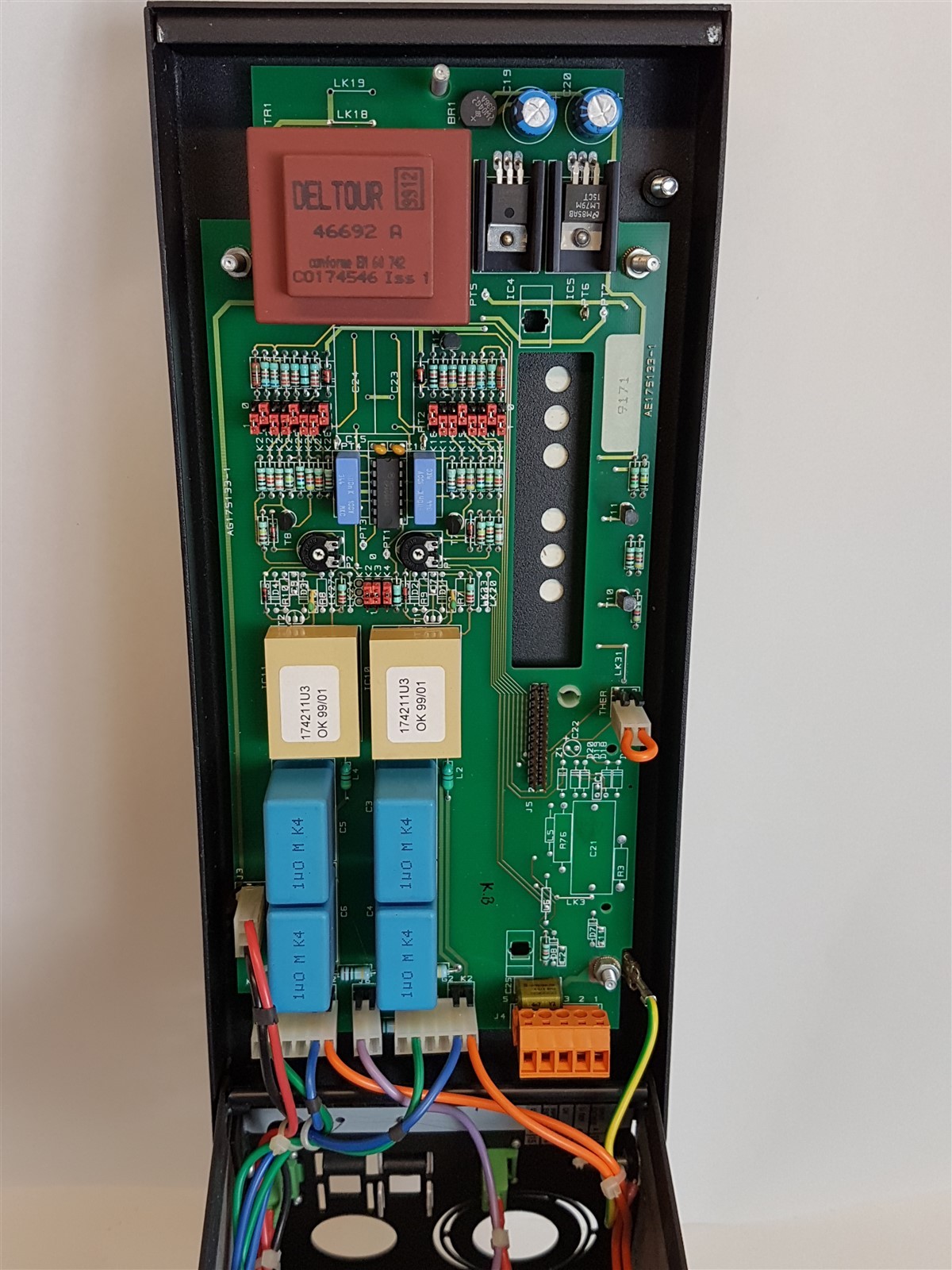 Eurotherm TC2000/02/60A/440V/240V/4mA20/ENG/96/00 Thyristor Control ...