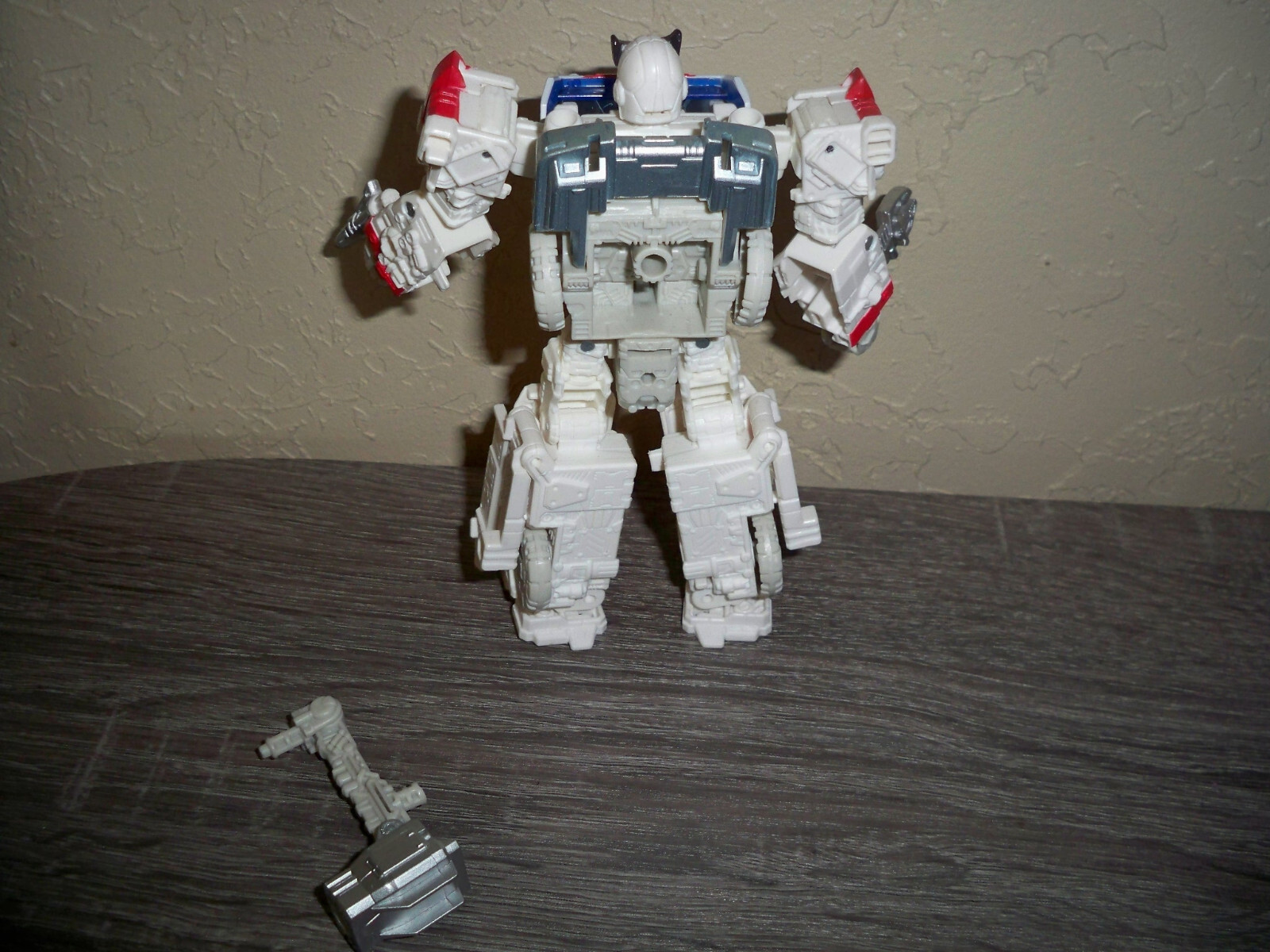 TRANSFORMERS WFC SIEGE WAR FOR CYBERTRON TRILOGY RATCHET WALGREENS ...