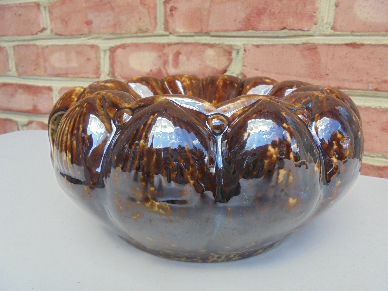 Antique Rockingham Bennington Pottery Shell Pattern Spittoon Cuspidor ...