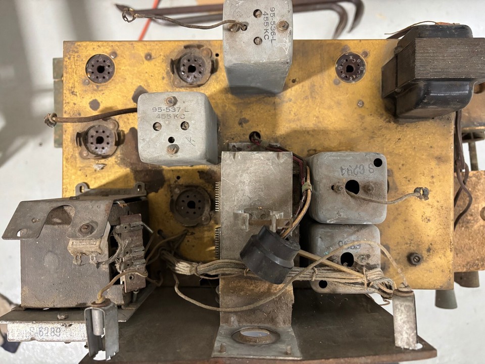 Nice Zenith model 7-S-363 tube radio chassis and glass | eBay