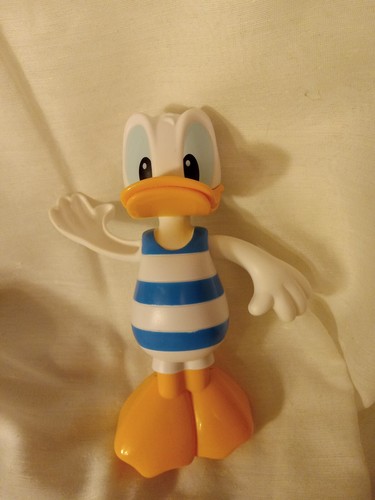 Disney Junior Donald Duck Wind-Up Water Swimmer Pool Bath Toy | eBay