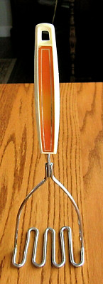 VINTAGE MASHER, VEGETABLE POTATO Metal Cream Brown Plastic Handle 11 ...