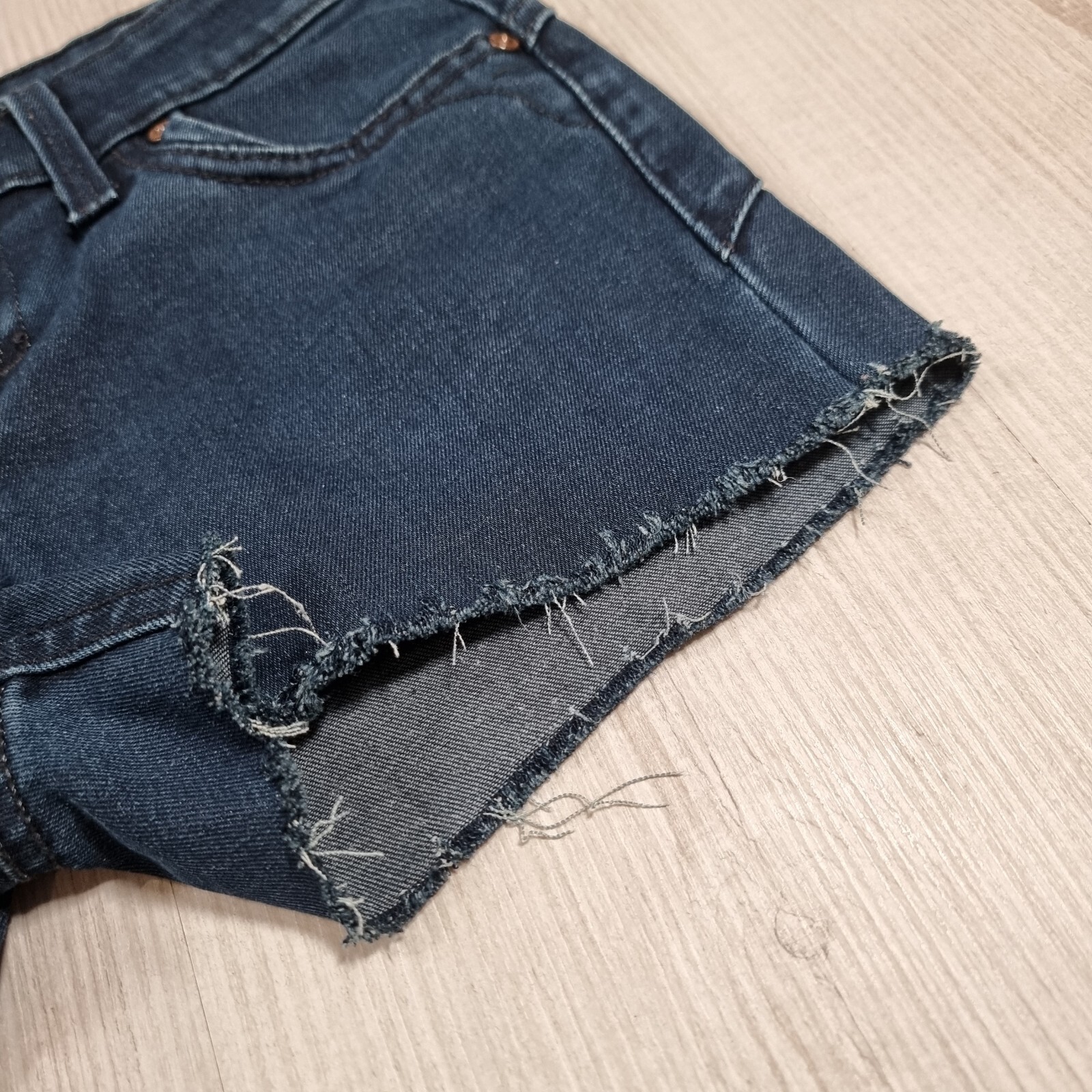 Levis ladies Demi Curve Cut Off Hot Pant Shorts W25" … - Gem