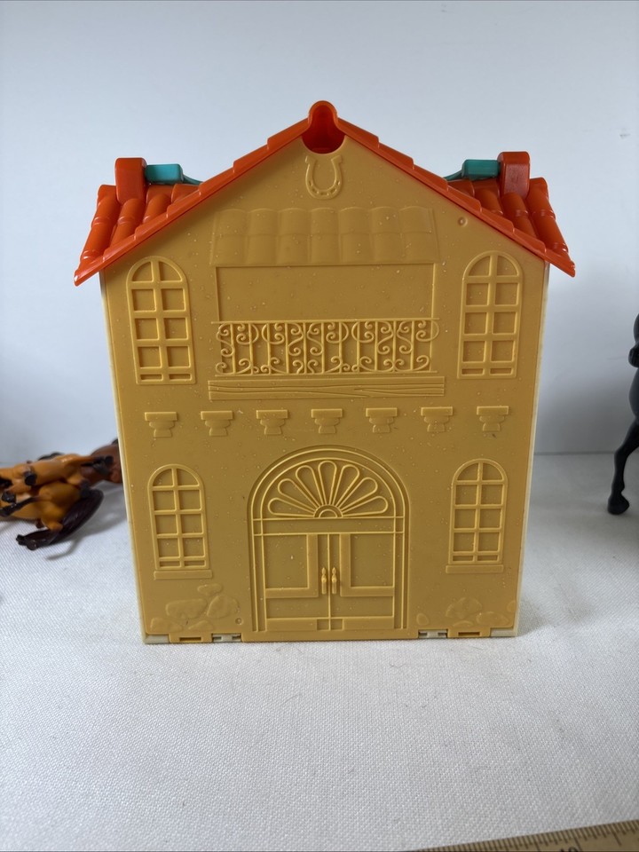 DreamWorks Spirit Riding Free Stable 3 Horses Accessories Palomino ...
