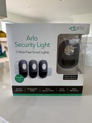 Netgear Arlo Security Light System with 3 Wire-Free Smart Lights ...