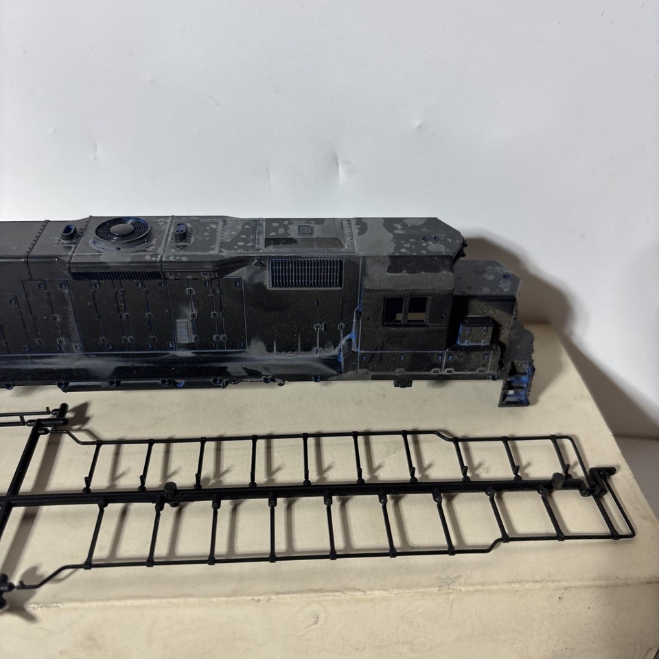 HO scale GP38 undecorated black body train Engine shell, Austria | eBay