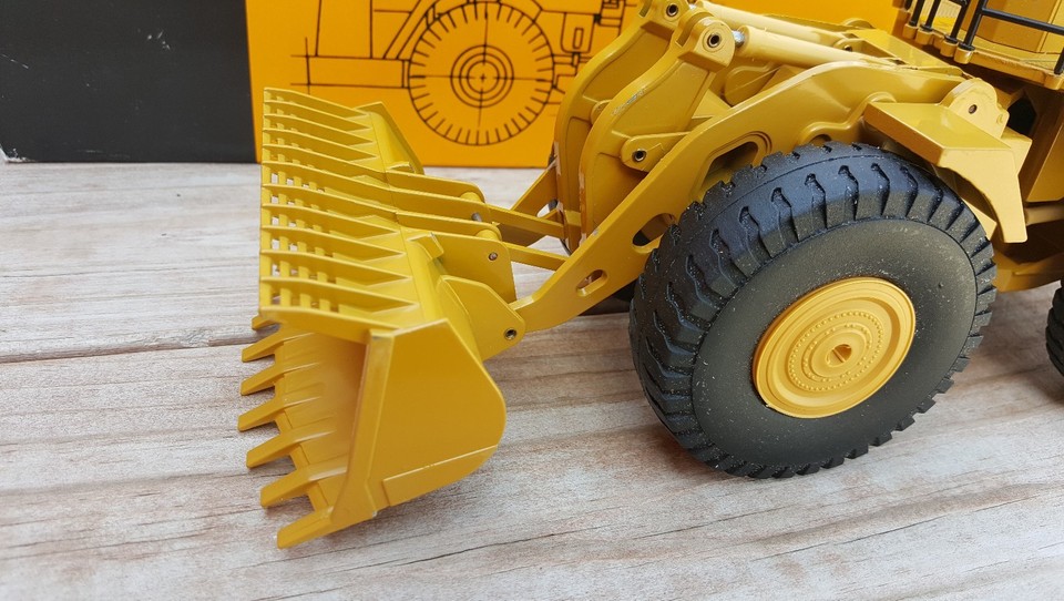 Norscot NZG 478 Caterpillar CAT 994D Wheel Loader NIB O Scale 1/50th ...