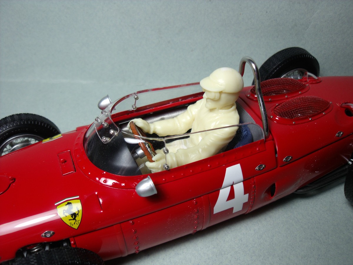 Scale Figures Phil Hill Figure In 118 Scale Mdiecast