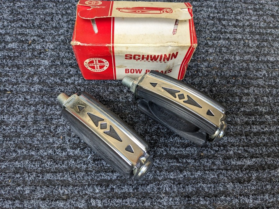 Schwinn Bicycle BOW Pedals Krate Stingray New Old Stock Mint in Box ...