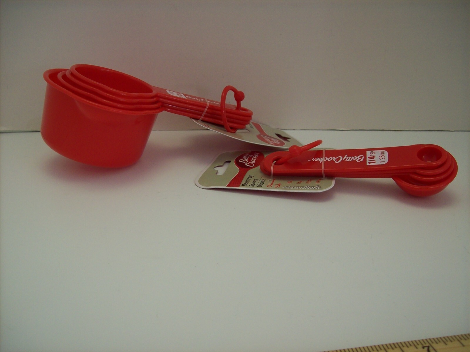 Betty Crocker Red MEASURING CUPS AND MEASURING SPOONS 8PC SET - NEW | eBay