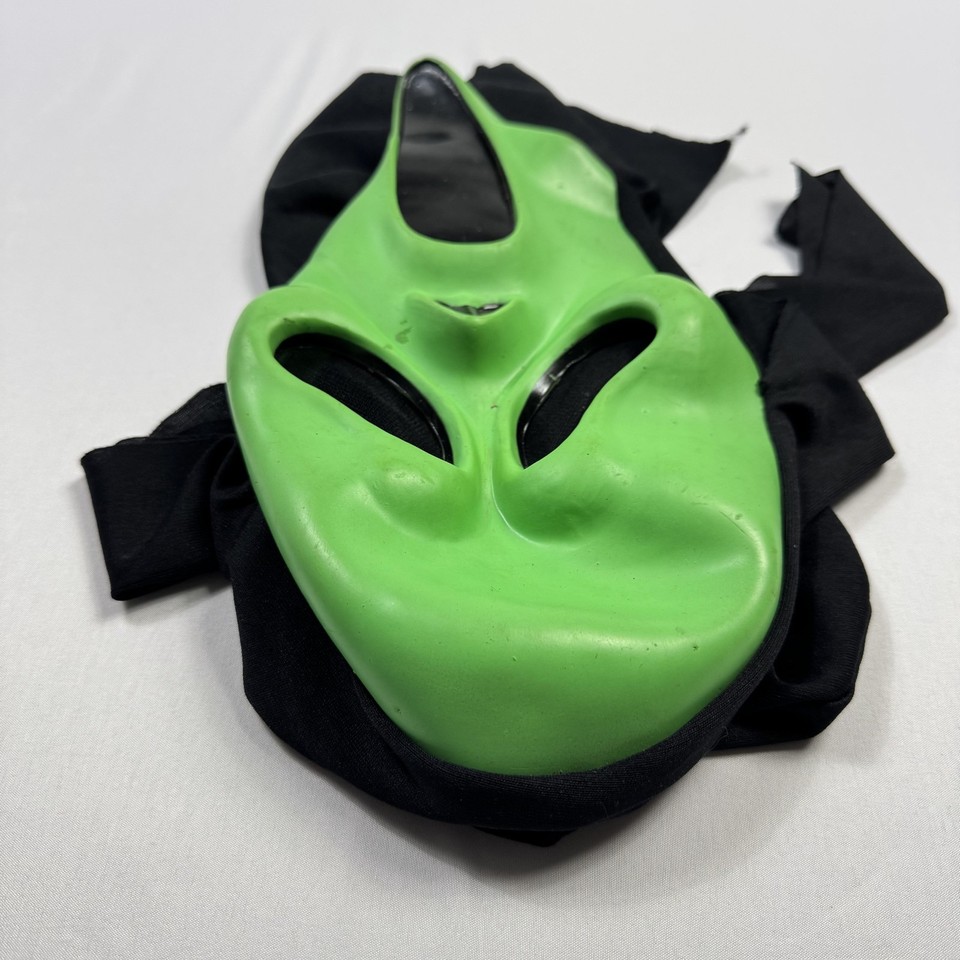 Easter Unlimited HN Stamp Ghost Face Scream Mask Green w/ Black Shroud ...
