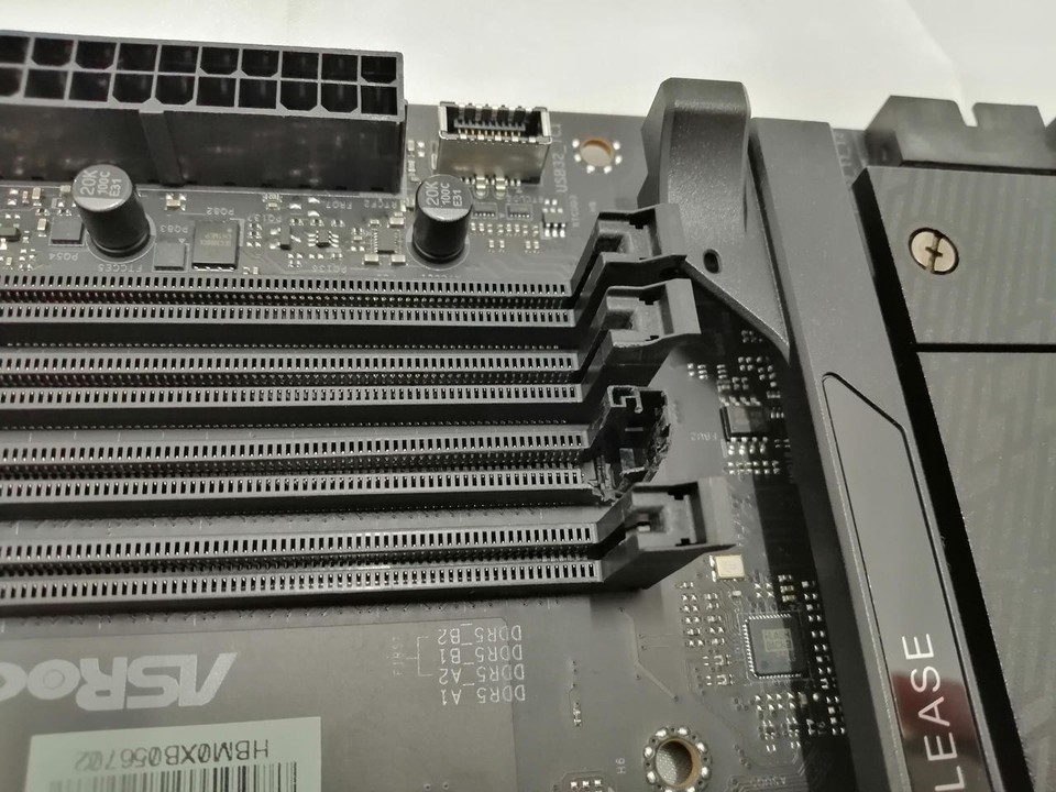 Asrock X870E Nova Wi-Fi AMD AM5 Scheda Madre ATX Usato, 1 Dimm Slot ...