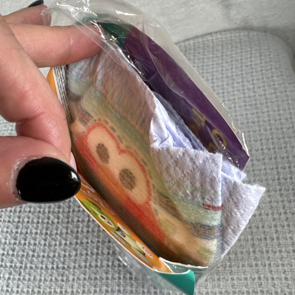 Pampers Cruisers Sample Pack (2 Diapers) Size 3-Elmo And Ernie (2011 ...