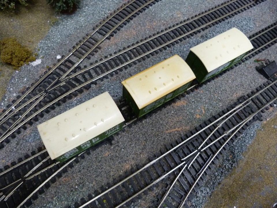 Hornby prime pork closed vans x 3 for OO gauge model train set | eBay UK