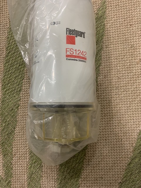 Fleetguard FS1242B Fuel Water Separator Filter 3355903 for sale online ...