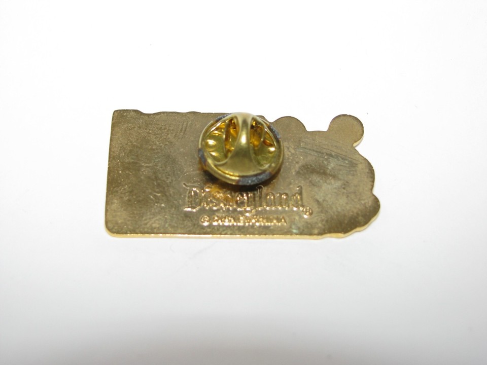 Disneyland Pirates of The Caribbean Mickey Mouse CHRIS Name Tag ...