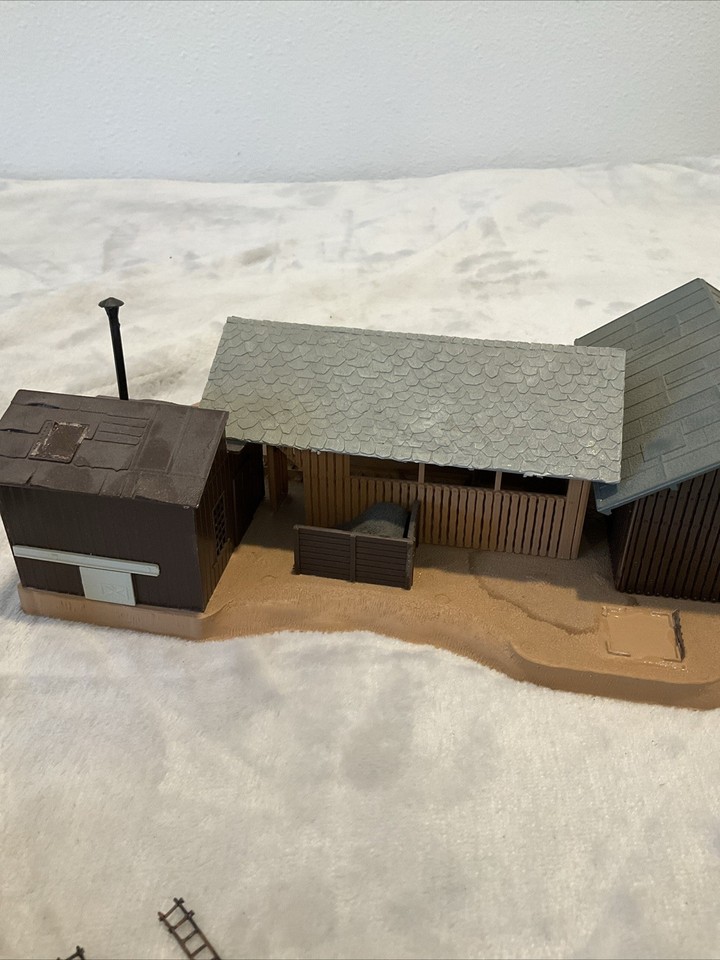 Tyco HO Scale Pola Johnsons Lumber Co Building Pre Built | eBay