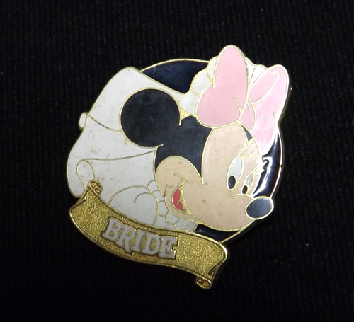 MINNIE MOUSE LAPEL TRADING PIN BACK DATED 2001 DISNEY BRIDE WEDDING ...