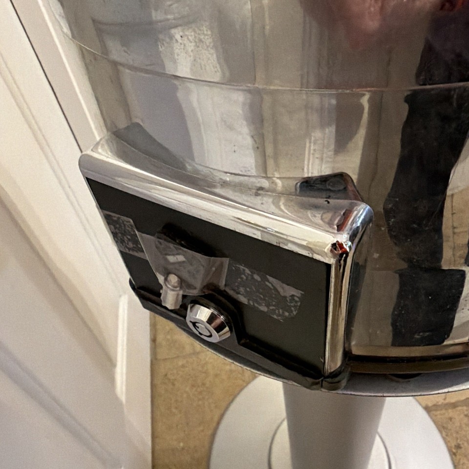 Tubz/Hurleys £1 vend Sweet Tower Vending Machine Fully Stocked WITHOUT ...