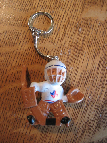 HTF vtg USA / Canada Maple Leaf Logo Hockey Goalie plastic Keychain ...