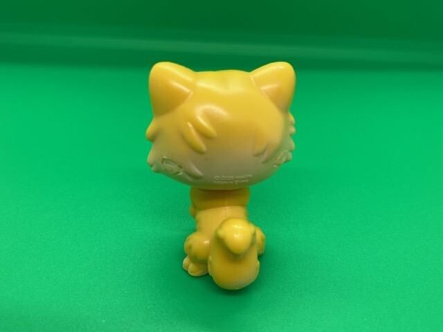 Littlest Pet Shop 1st Generation Yellow Cat Magic Motion Tounge LPS ...