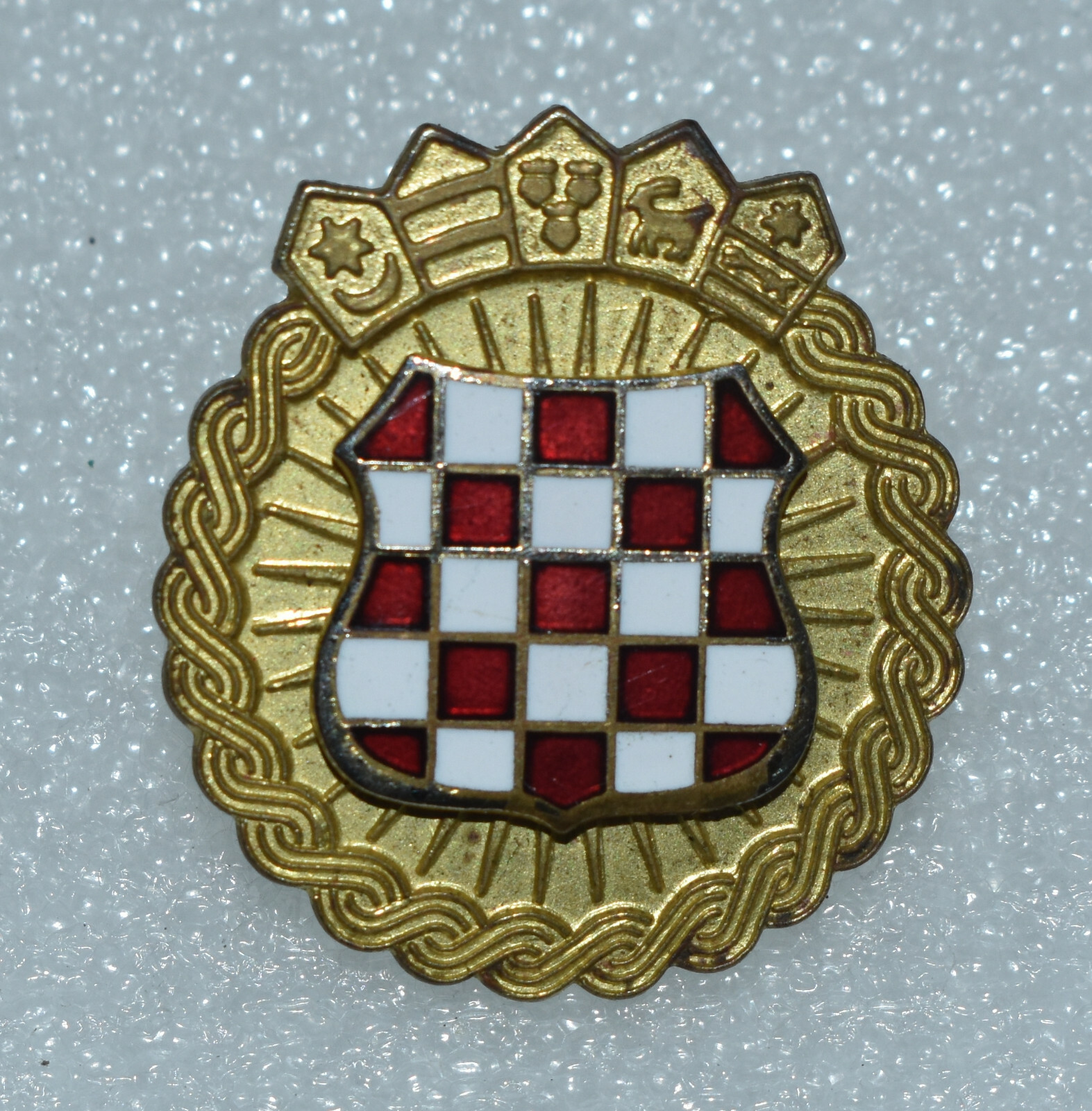 Croatia Police beret badge 90s war time Croatian Army crest coat of ...