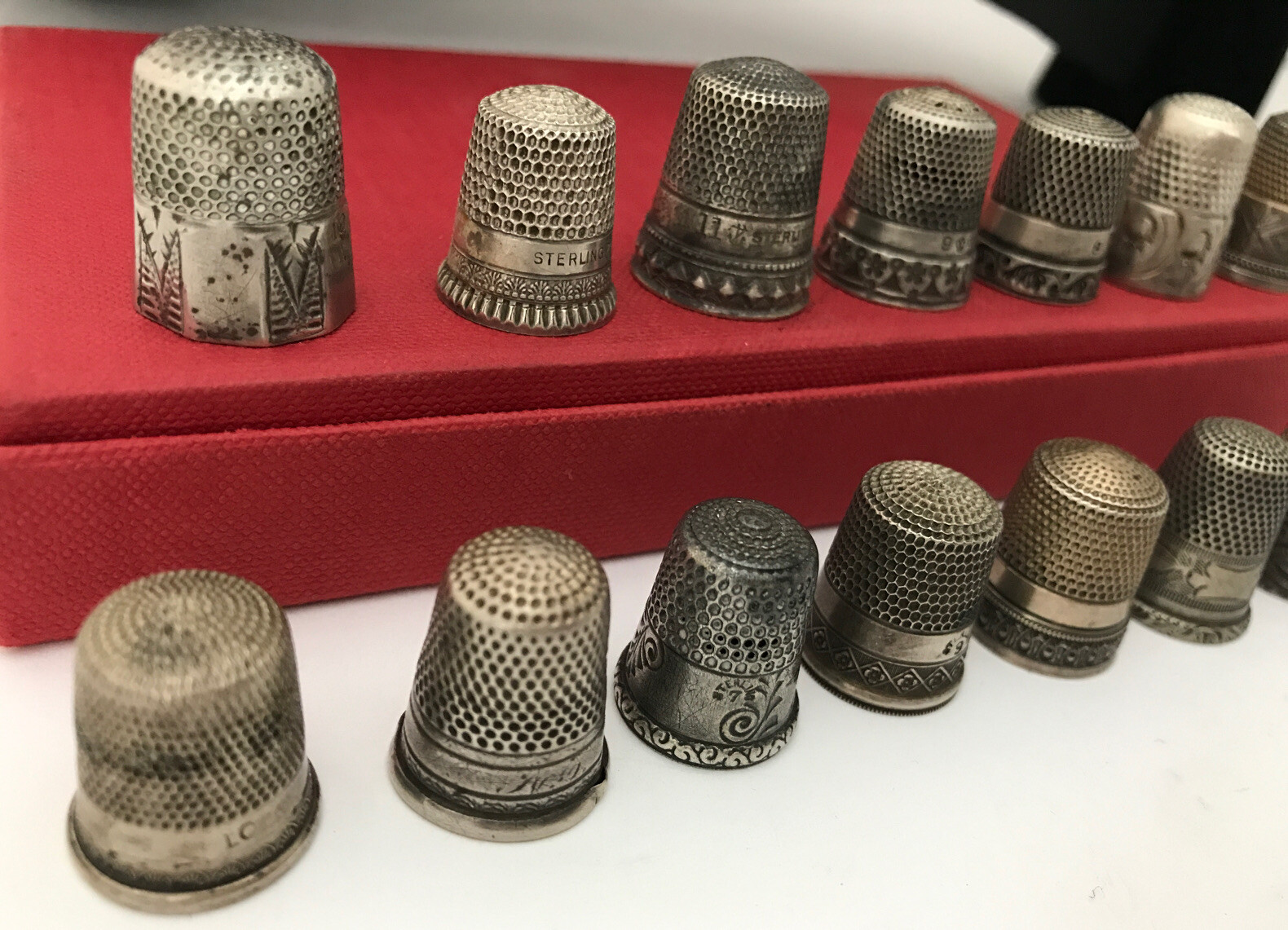 ANTIQUE STERLING SILVER THIMBLE LOT COLLECTION 15 MIXED DESIGNER ...