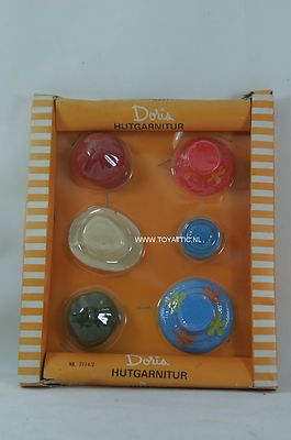 Doris (Barbie / Petra sized) clone doll fashion set hat set by Qualy ...