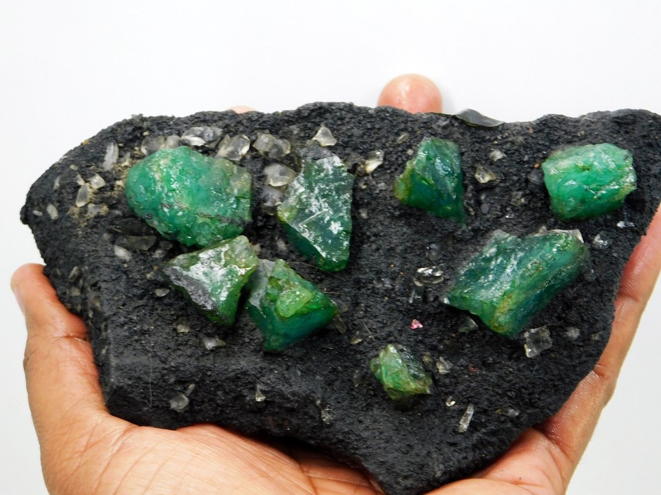 Certified 2960 Ct Natural Emerald Matrix Crystals Rough Specimen for ...