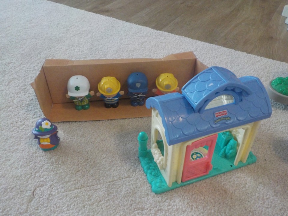 Vintage LOT of Mattel Fisher-Price Little People & Accesories | eBay