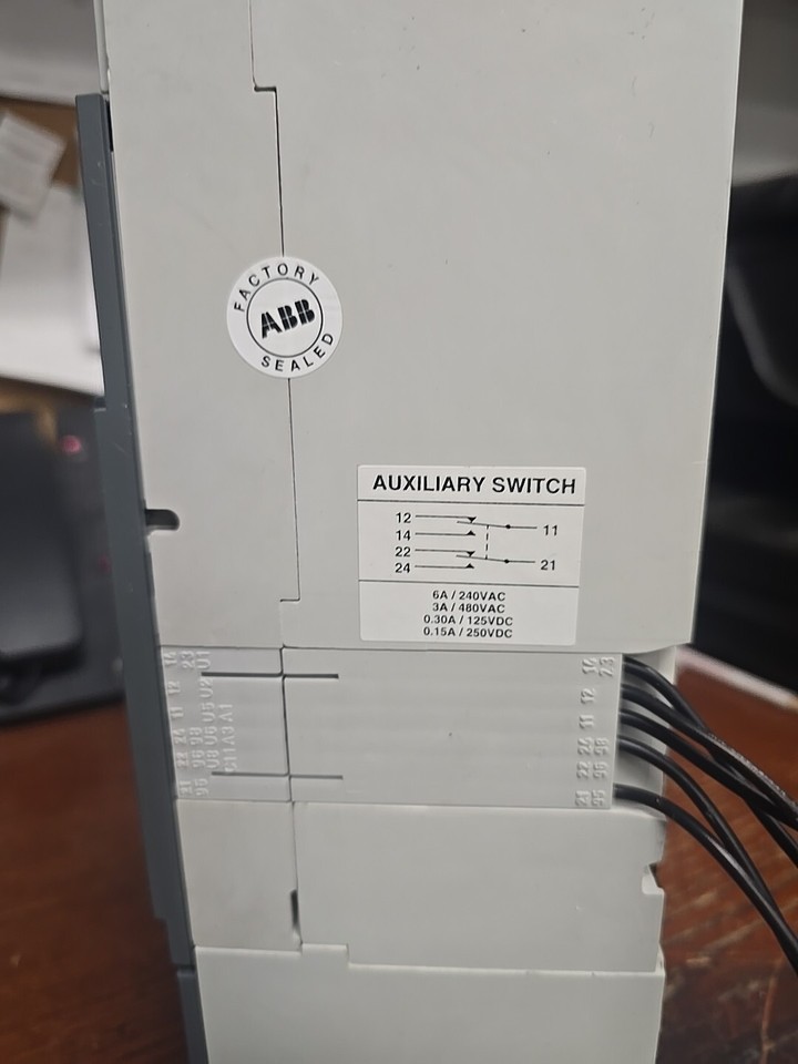 ABB SACE S5N 3 Pole 400 AMP 600 VAC Circuit Breaker w/ Auxiliary Switch ...