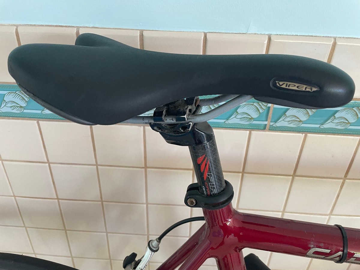 Cannondale R600 CAD3 56cm TRIPLE ROAD BIKE Used for one trip Cannondale R600 CAD3 56cm TRIPLE ROAD BIKE Used for one trip