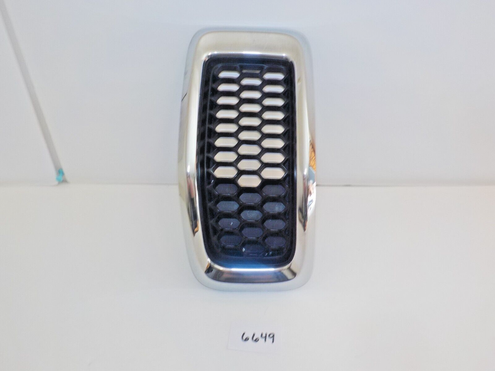 14-18 Jeep Cherokee Radiator Grille Insert #2 Chrome & Black OEM ...