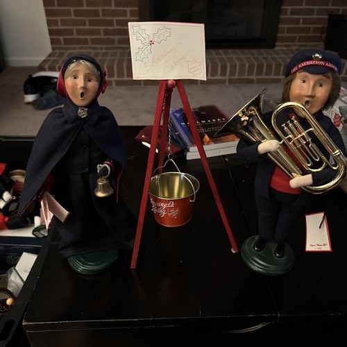 Byers Choice LTD Christmas Carolers Figurines Set With Kettle And Stand ...
