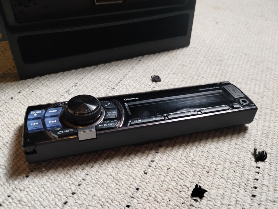 ALPINE CDE-103BT cd receiver OLD SCHOOL CAR stereo PLAYER AM/FM FACE ...