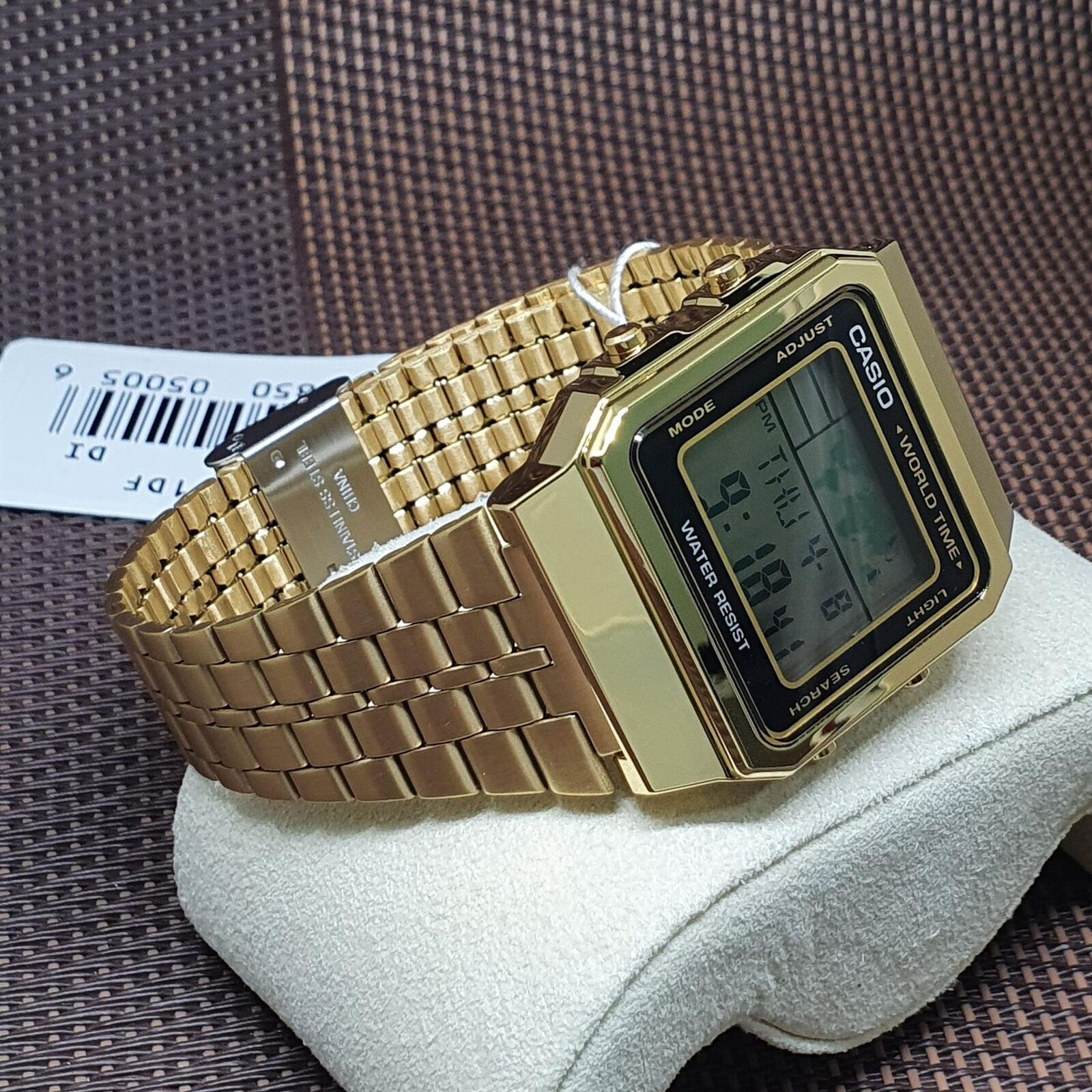 Casio A500WGA-1D Montre numérique avec bracelet en acier inoxydable ...