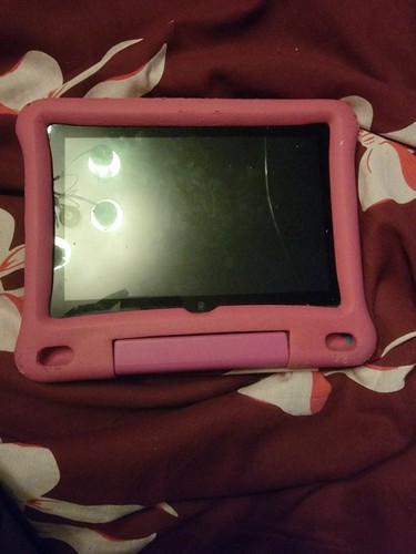 Amazon Kids Fire Tablet with Pink Case (Small Crack In The Screen ...