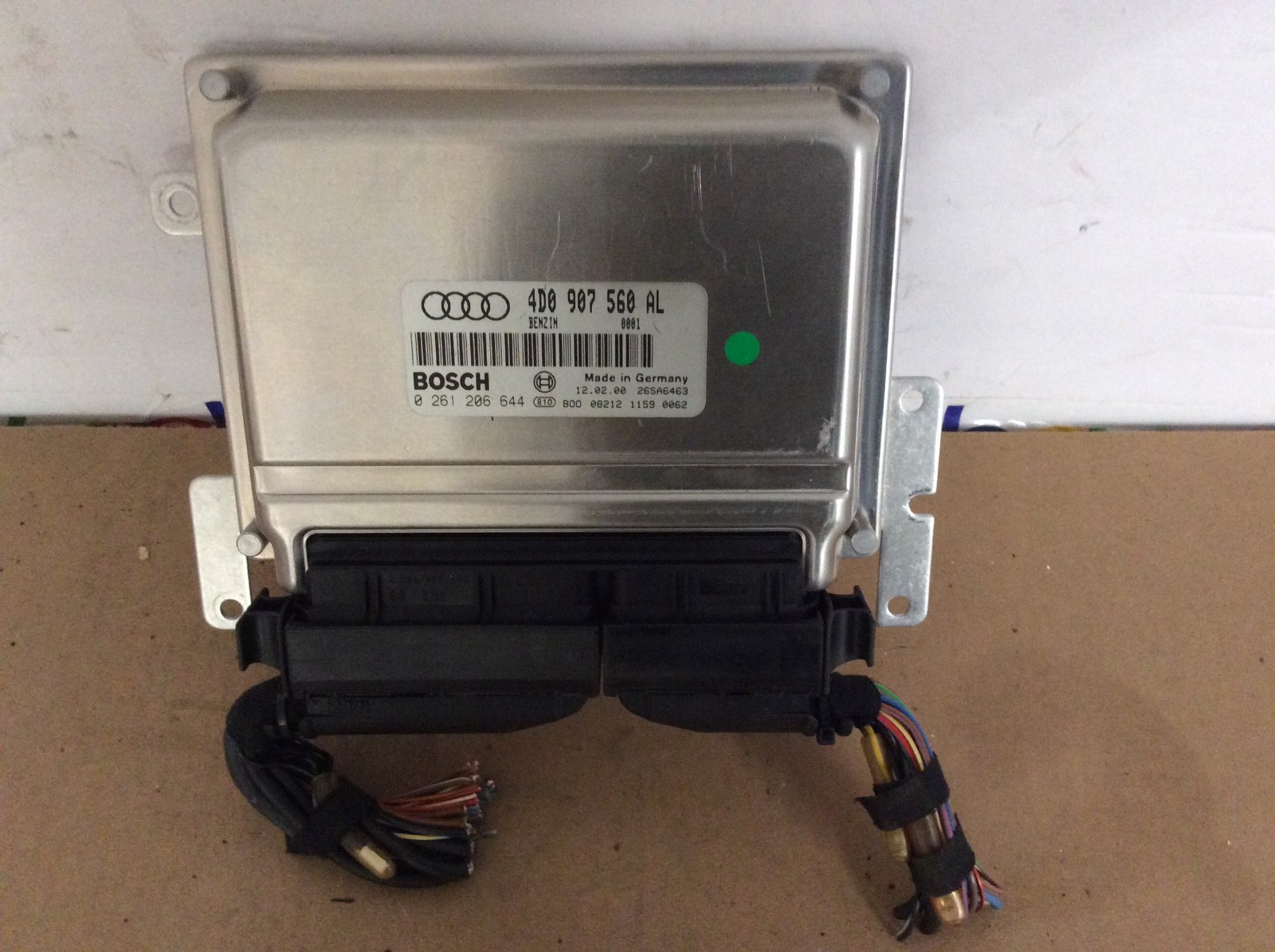 2000 - 2001 Audi A8 4.2L ECM Engine Control Module ECU 4D0 907 560 AL ...