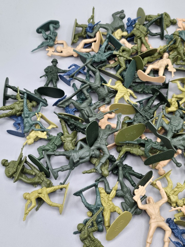 Plastic Toy Soldiers Beige & Green & Blue Army Men 2” Tall Figures Lot ...