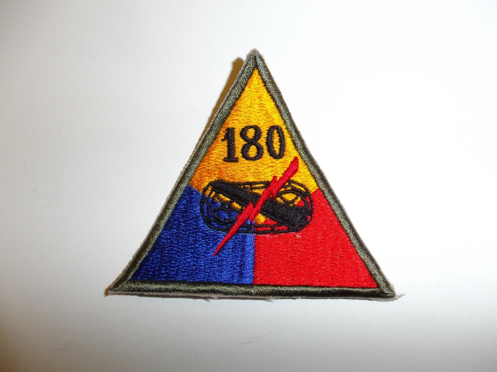 e4112 WW 2 US Army Armored Tank Battalion Triangle 180 patch Division ...