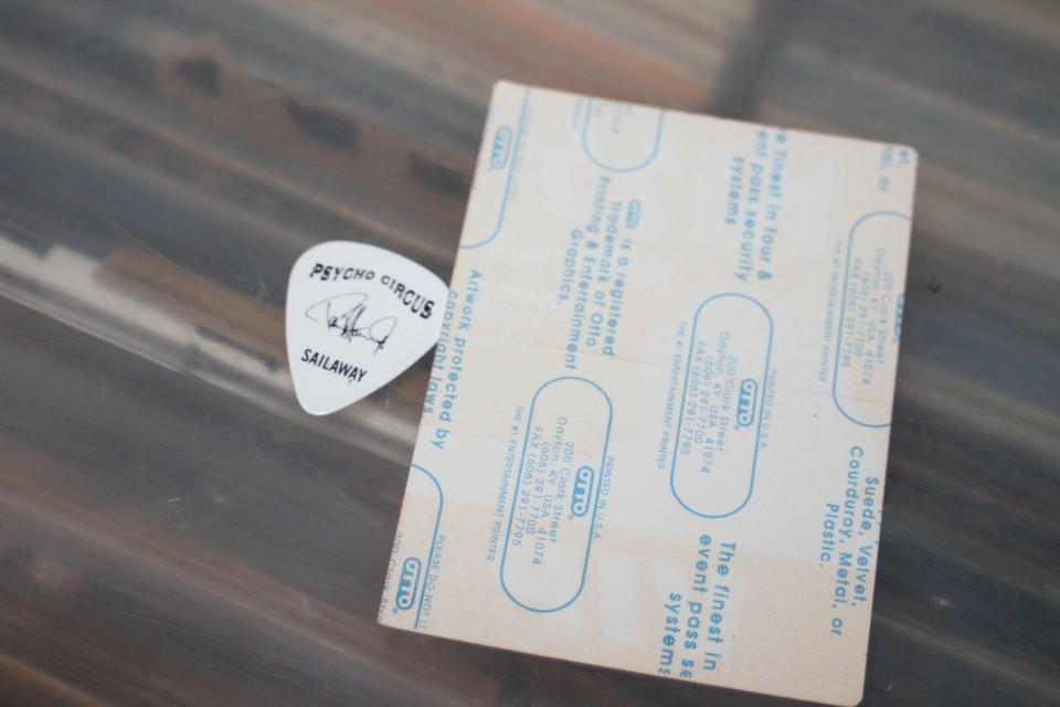 Kiss - Tour Guitar Pick + Backstage Pass Collection #73 | eBay