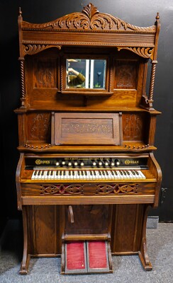 Keyboard - Antique Piano